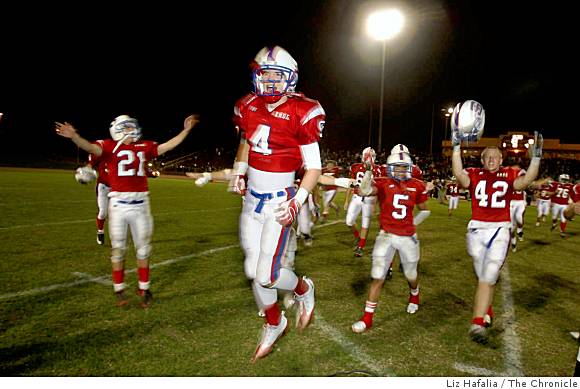 A special win for SI football over SHC