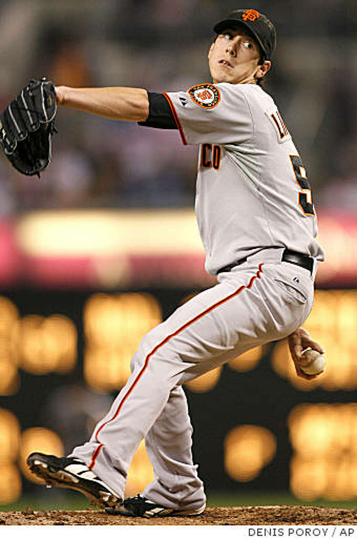 Giants' Lincecum wins Cy Young Award