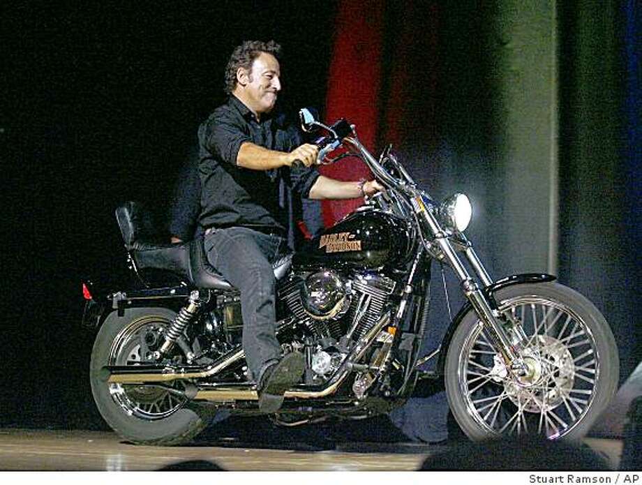 'The Boss' goes to bat for N.J. food bank - SFGate