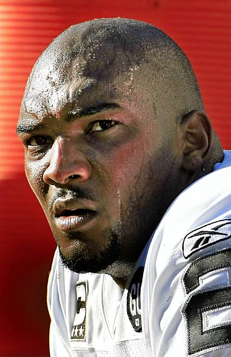 Walter set to sub for Raiders' hurting QB