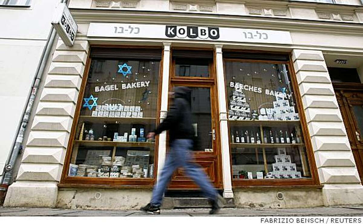 Austrian Jews have yet to regain numbers