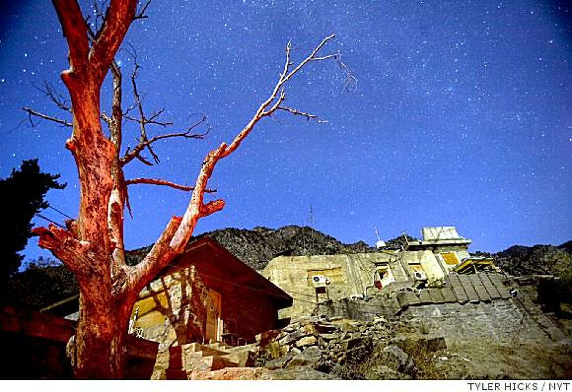 U.S. forces defend 'castle' against Taliban