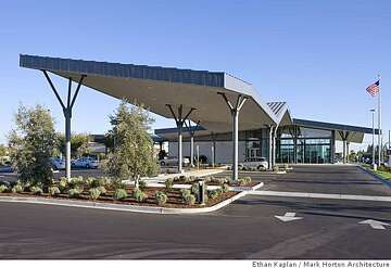 Modesto bank makes an architectural statement