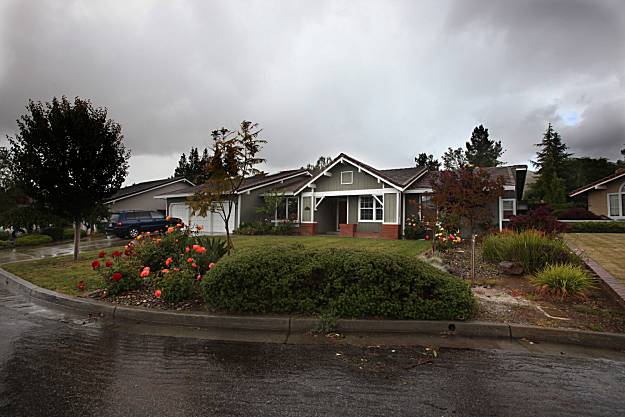 Foreclosures shifting to affluent ZIP codes