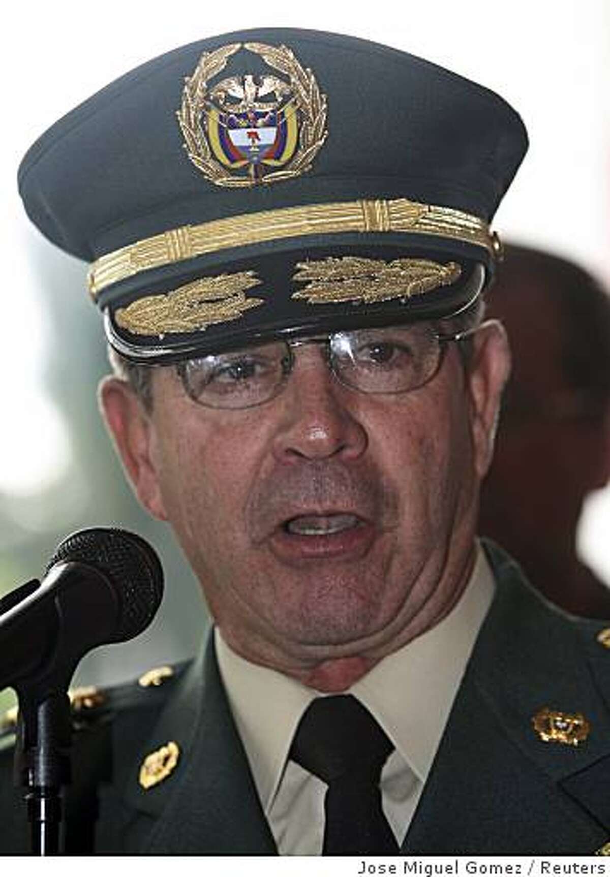 Colombia's army chief resigns under cloud