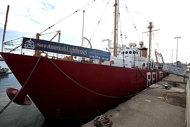 Floating lighthouse seeks harbor to call home