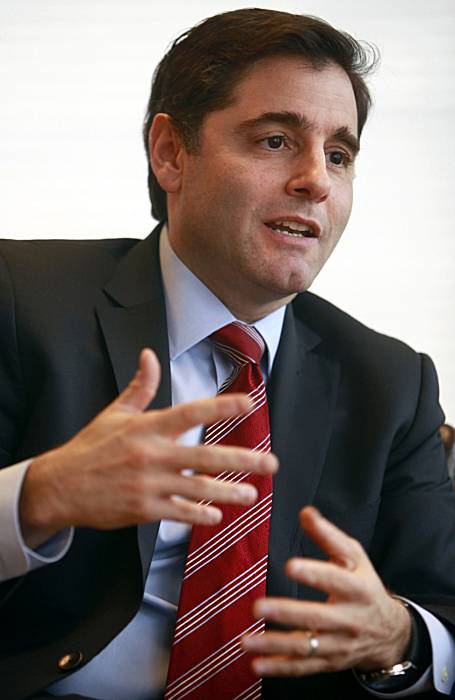 FCC chief: Hybrid rules will boost broadband