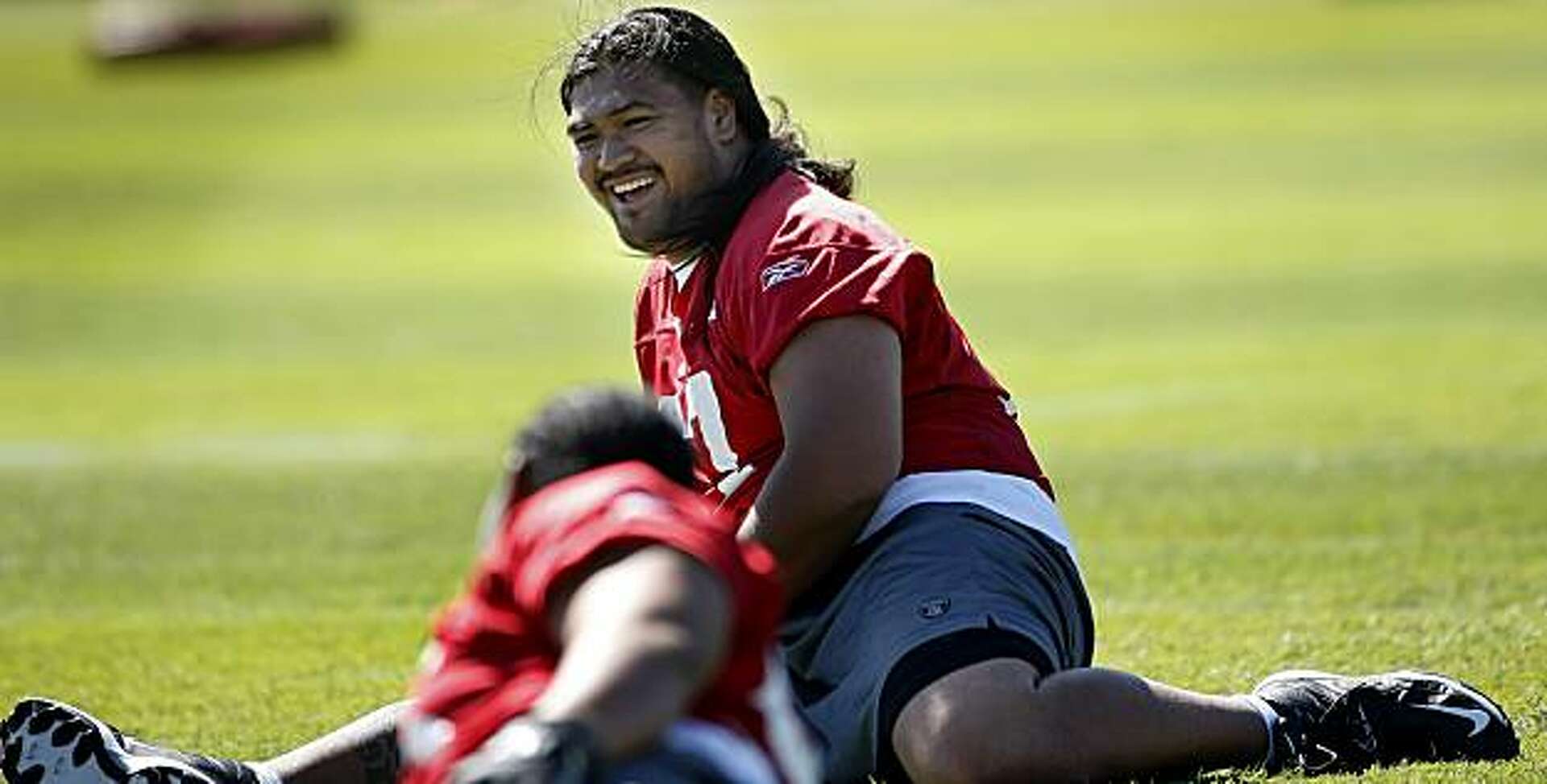 New 49er guard Iupati honors Samoan heritage