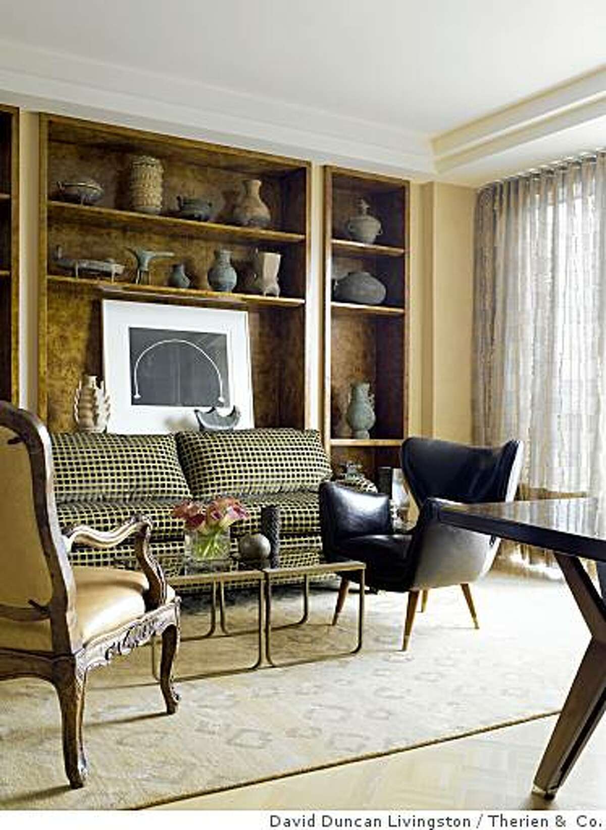 Zolezzi mixes antiques, 20th century design