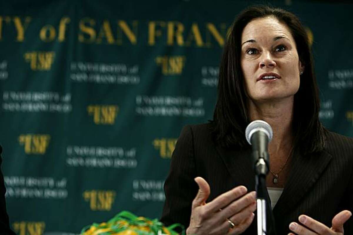 Jennifer Azzi steps down as USF women’s basketball coach