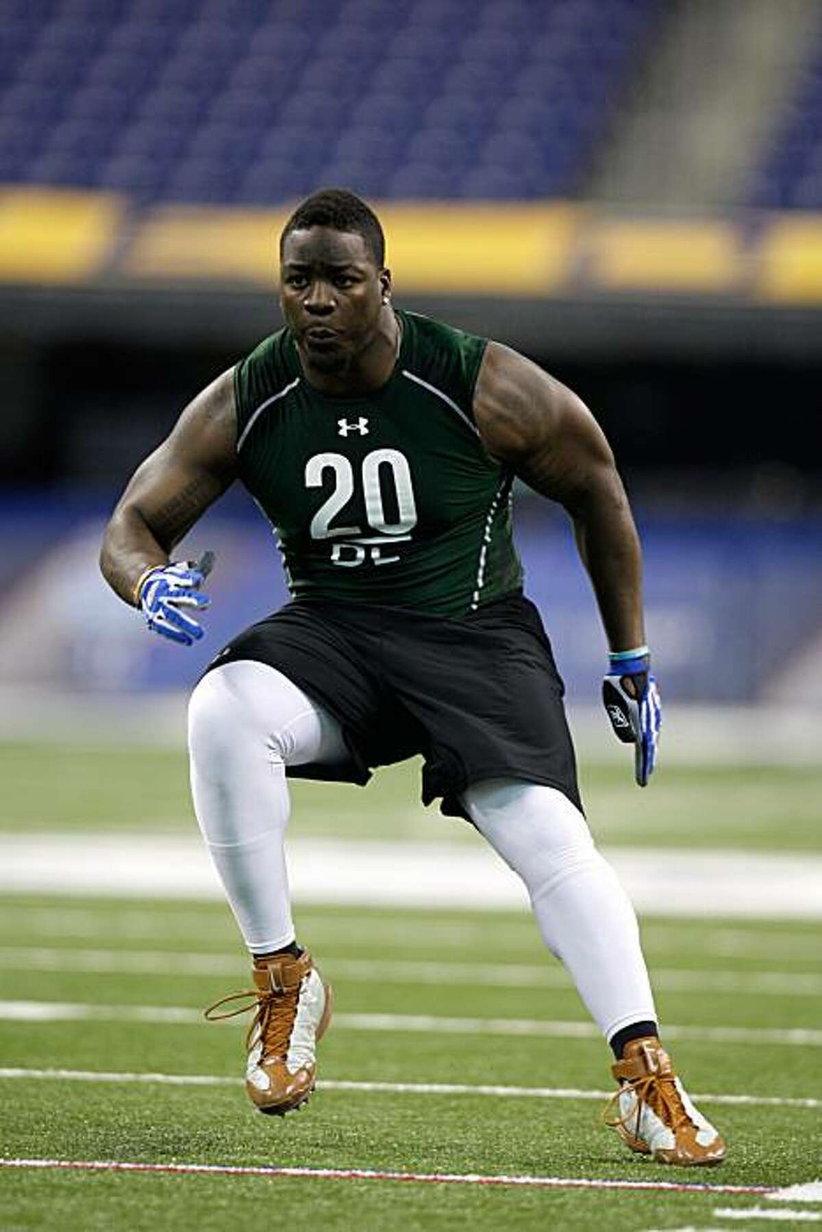 Raiders draft defensive tackle Lamarr Houston