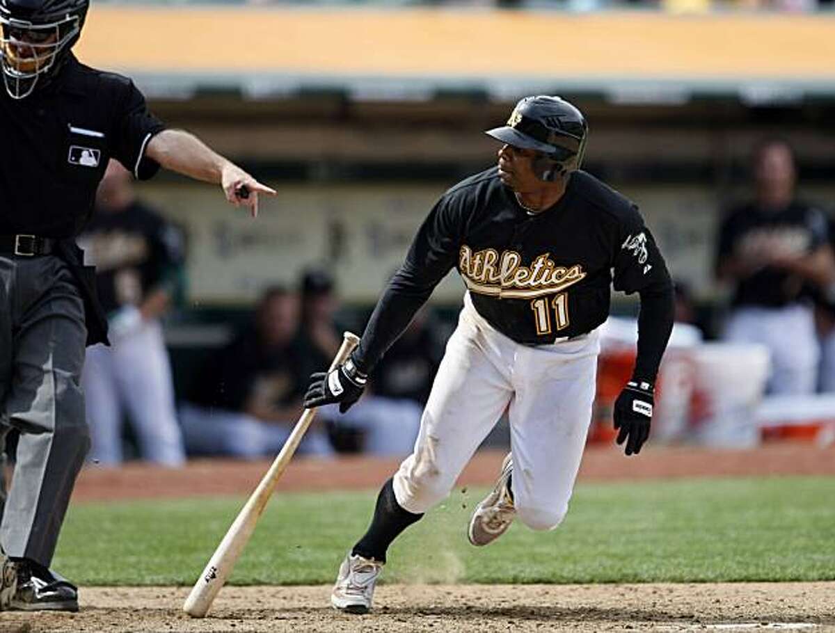 Sweeney's hit lifts A's to best start since '92