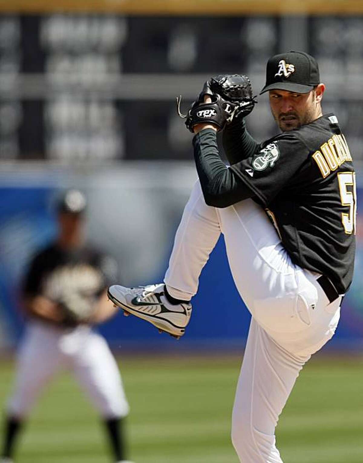 Sweeney's hit lifts A's to best start since '92