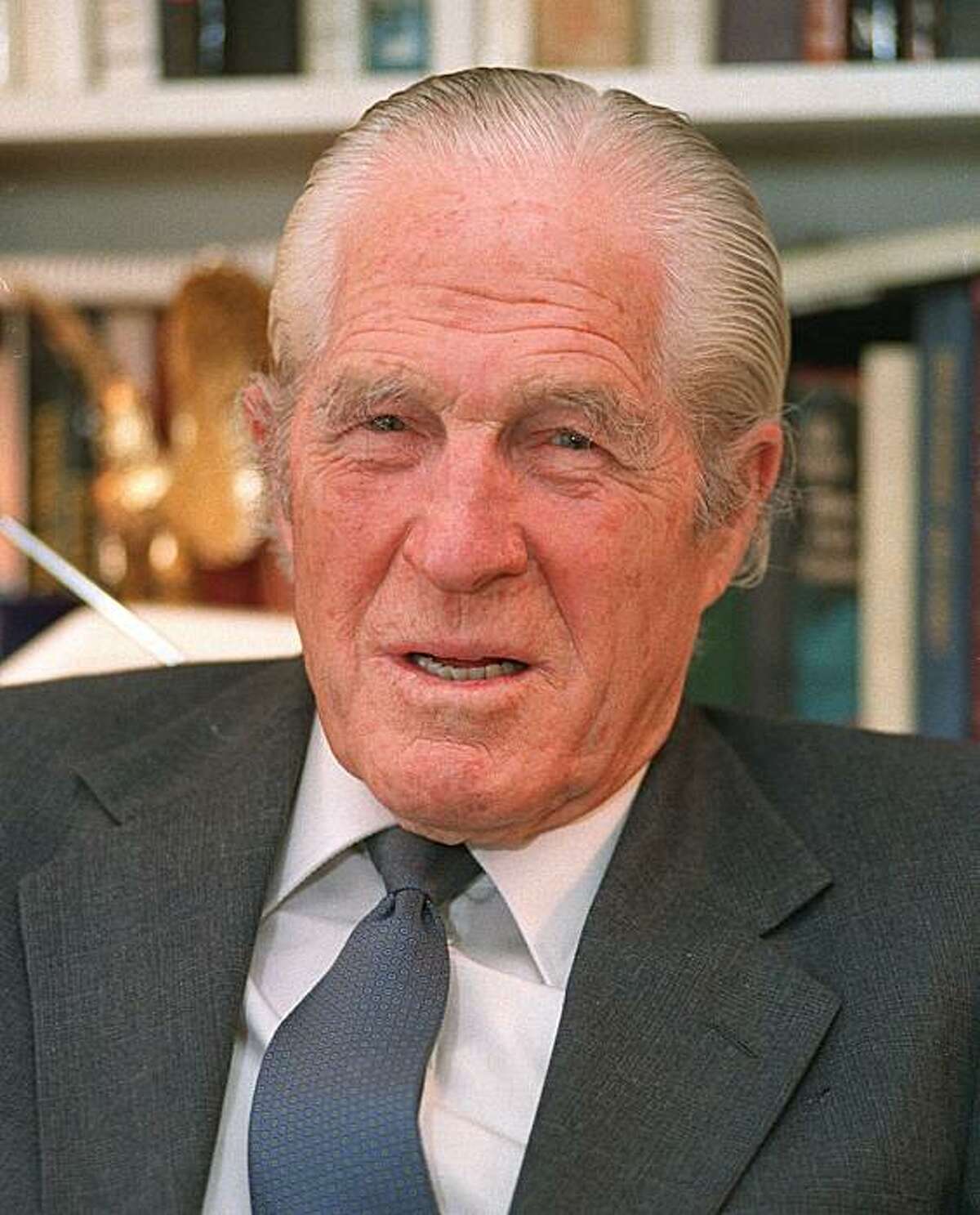 Meg Whitman team studying 2 CEOs' winning runs