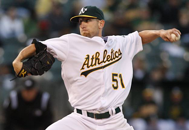 Ellis' walk-off single lifts A's
