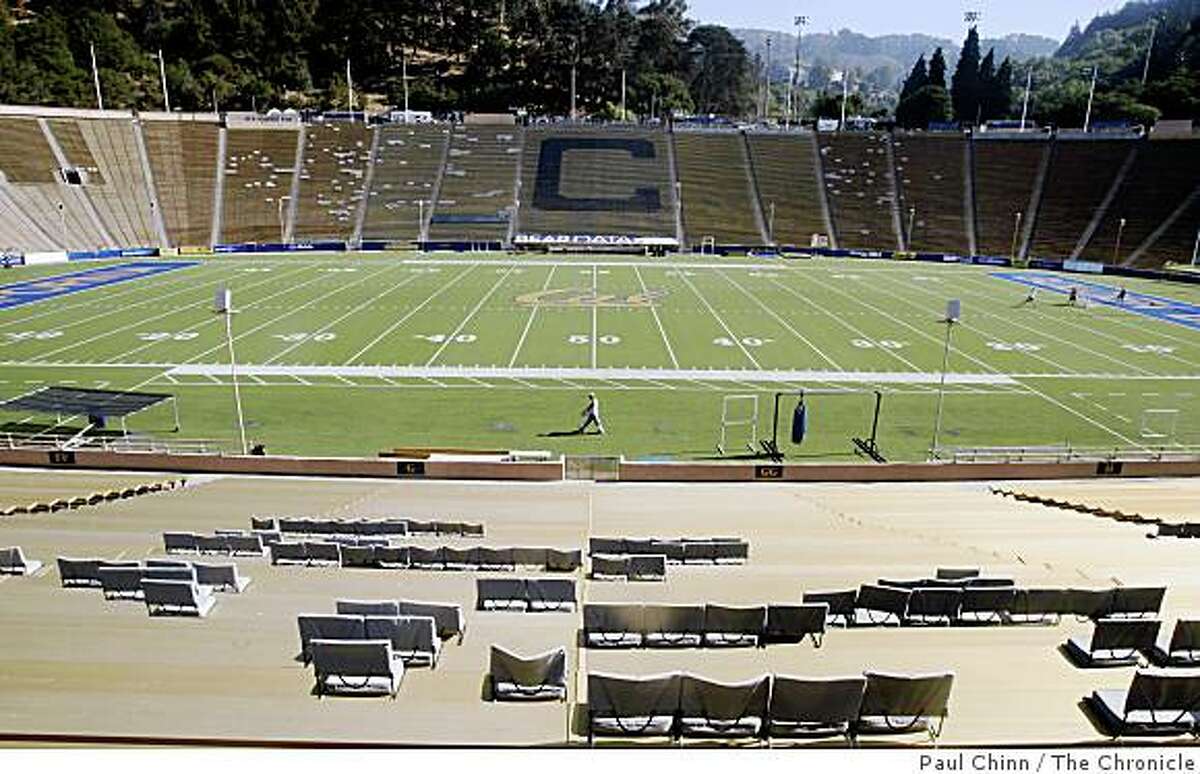 Retrofit plan to ride out quake at Cal stadium