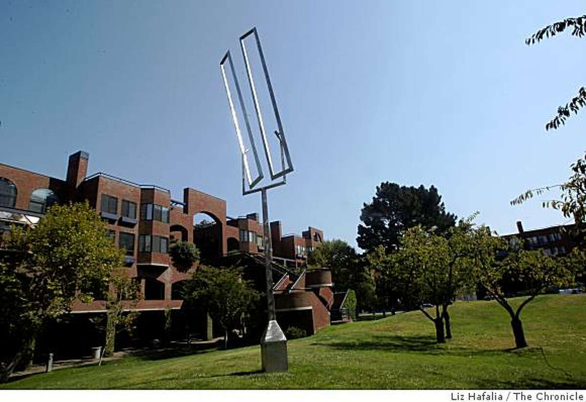 Sydney G. Walton Square sculpture stroll