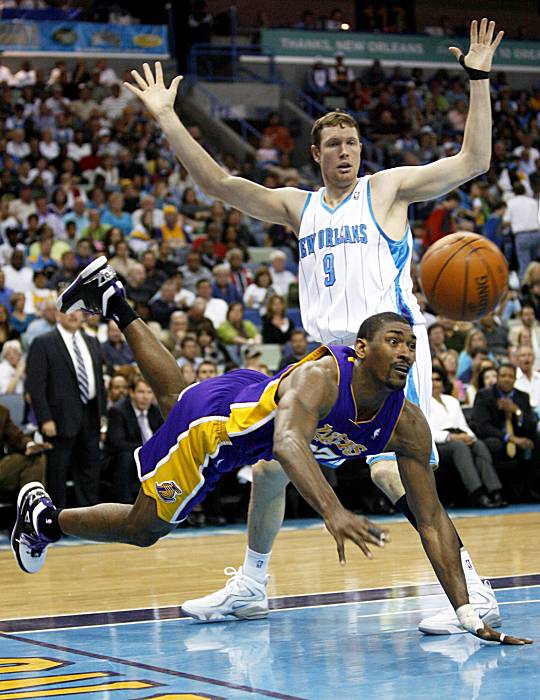 Paul keys win over Lakers