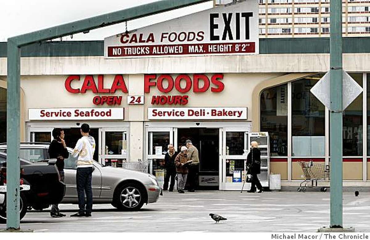 Supermarkets an endangered species in S.F.