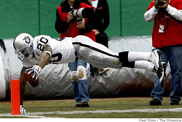After weird week, Oakland grinds up K.C.