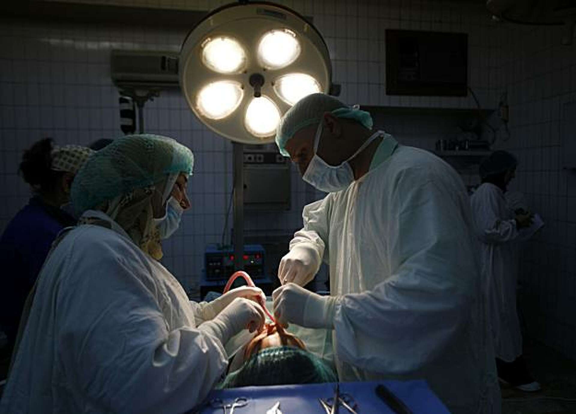 As war eases in Iraq, cosmetic surgery on rise