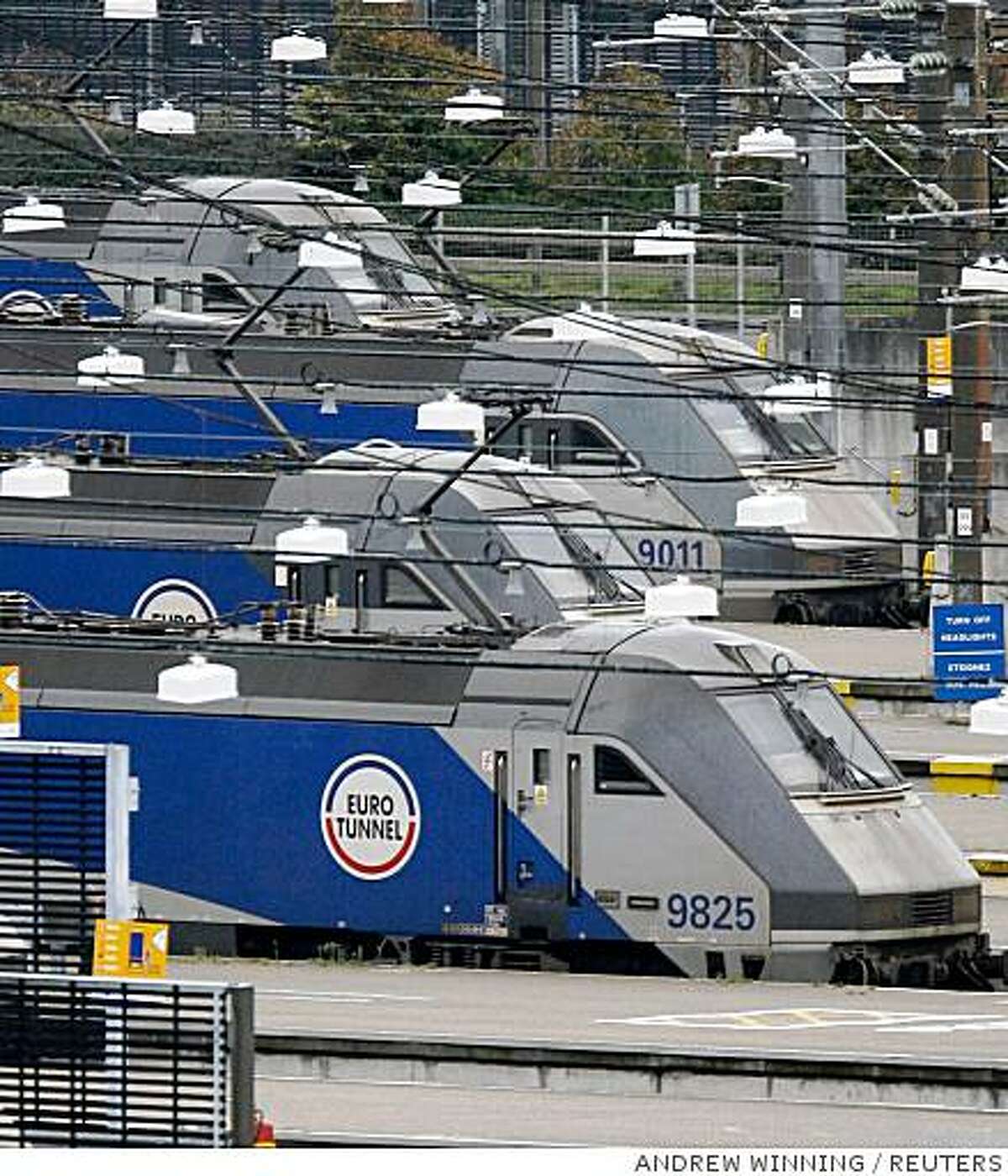 One tunnel reopens in Chunnel after fire