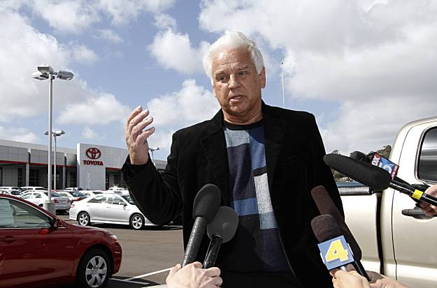 NHTSA, Toyota probe out-of-control Prius