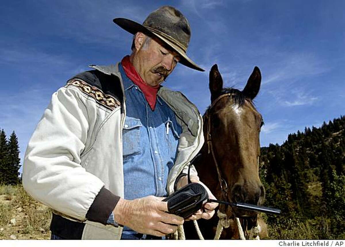 Satellite phones help Idaho cowboys report fires