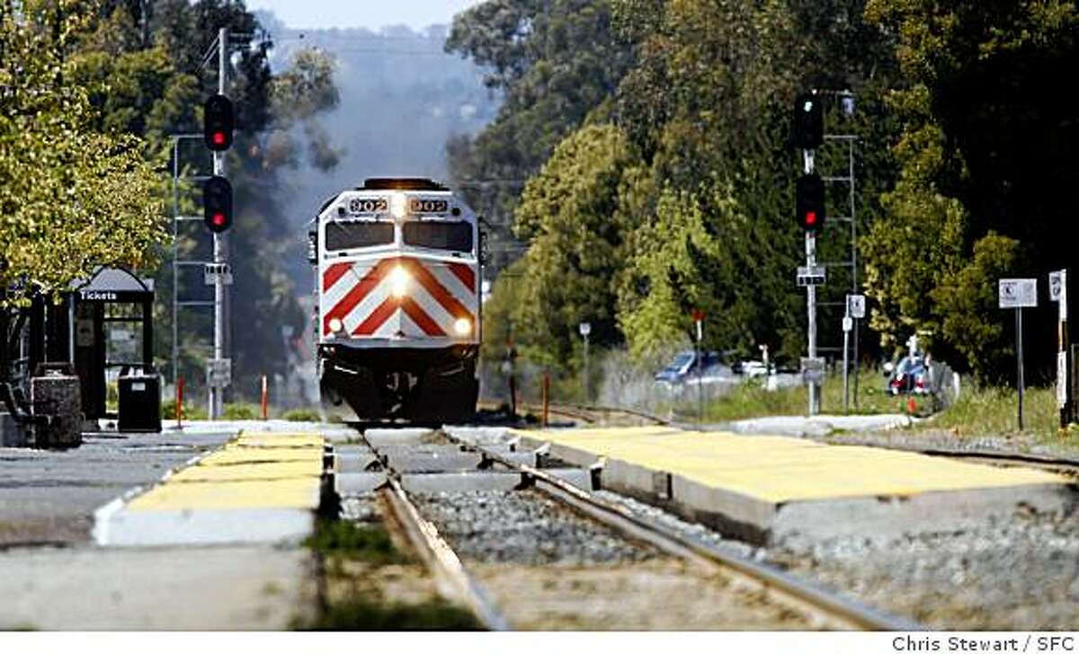 Man struck by Caltrain in Burlingame