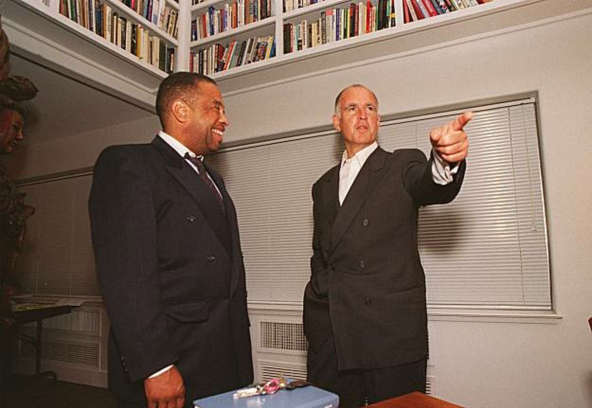 Jerry Brown to announce bid for governor today