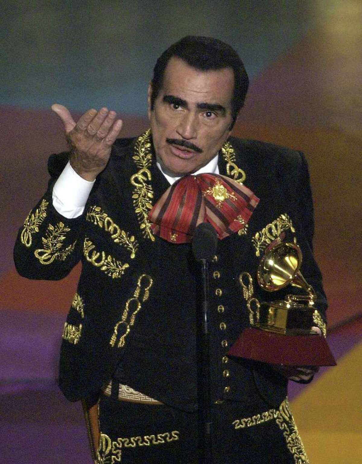 Ranchera music star Fernandez announces retirement