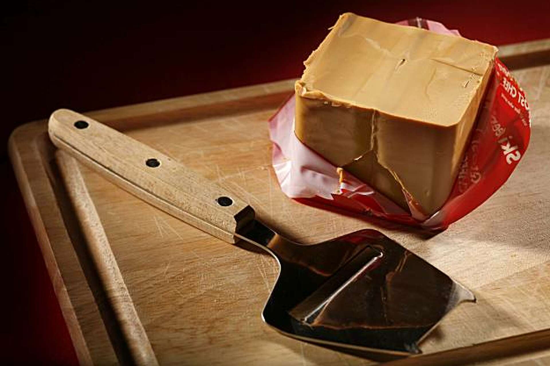 Sweet, fudgy Gjetost finishes with lemony tang