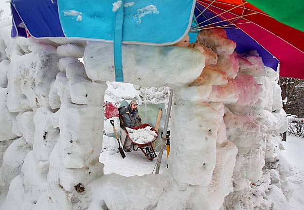 Ohio man's igloo is his castle