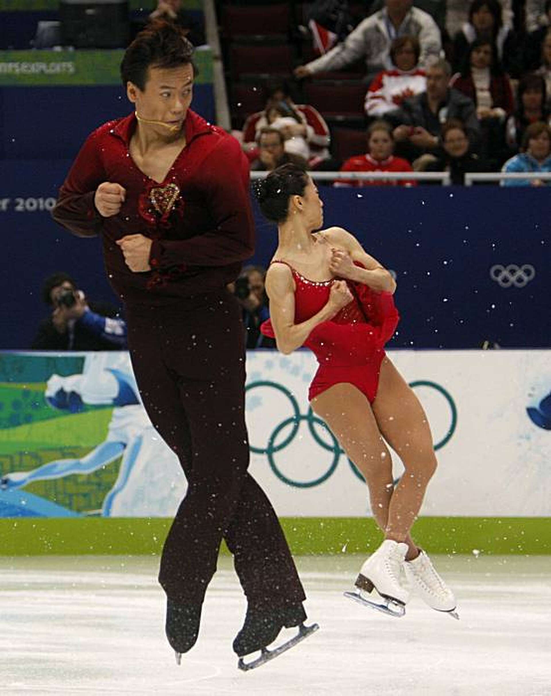 Chinese pair wins skating gold at last