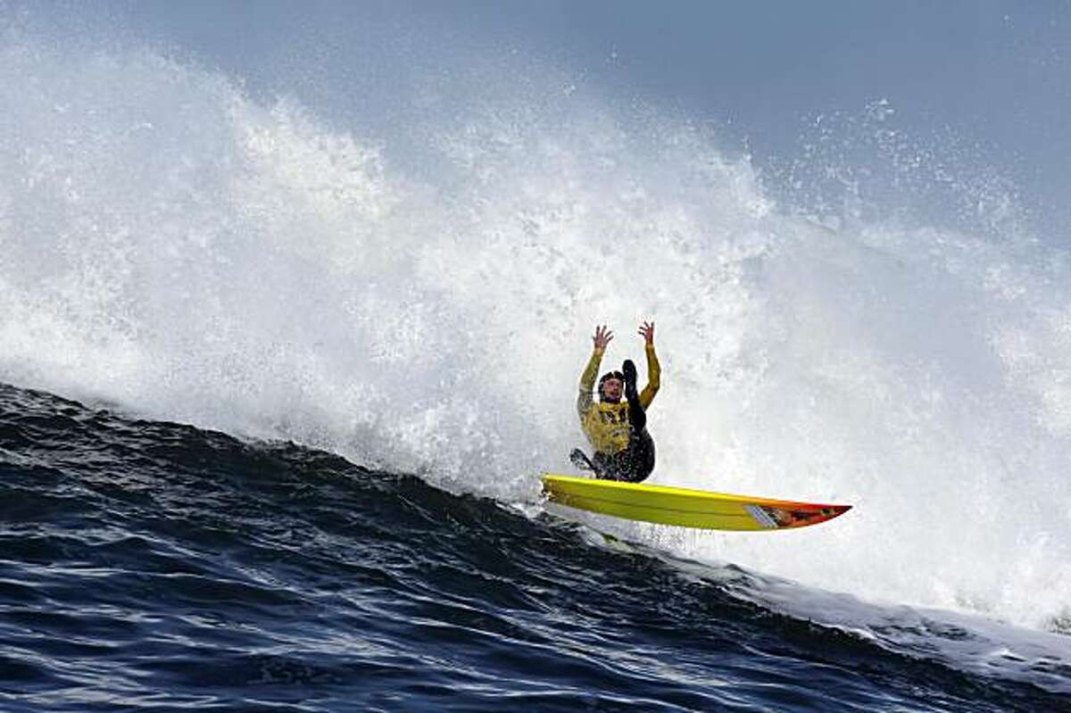 Photos: Mavericks Surf Contest 2010