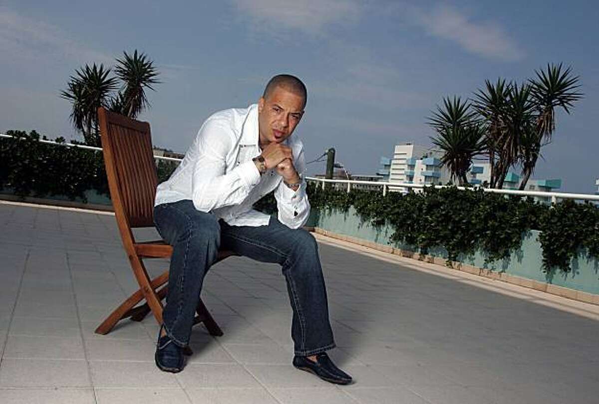 Cuban salsa star Issac Delgado heats up SF Jazz