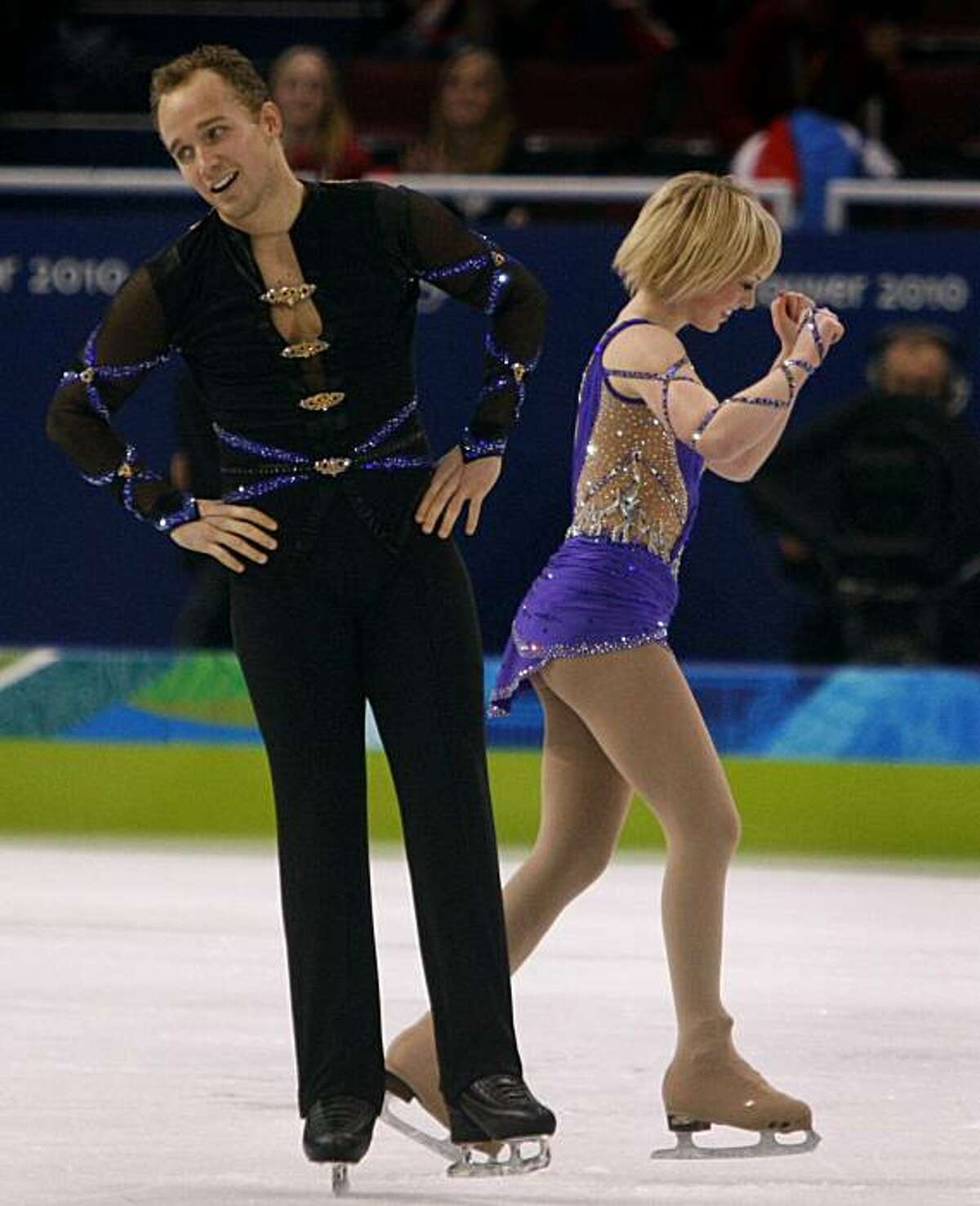 Chinese pair wins skating gold at last