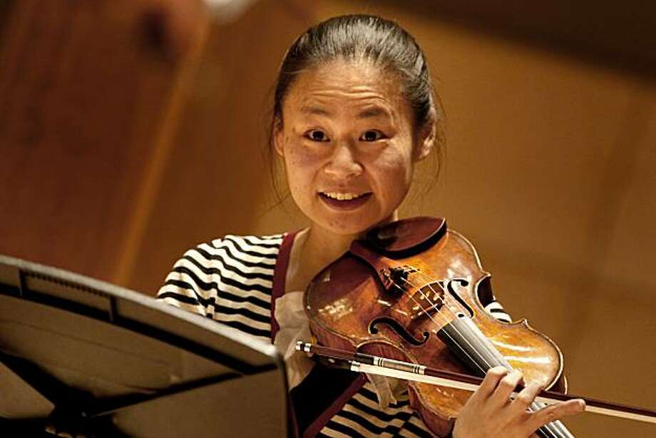 Music: Midori makes a case for new music - SFGate