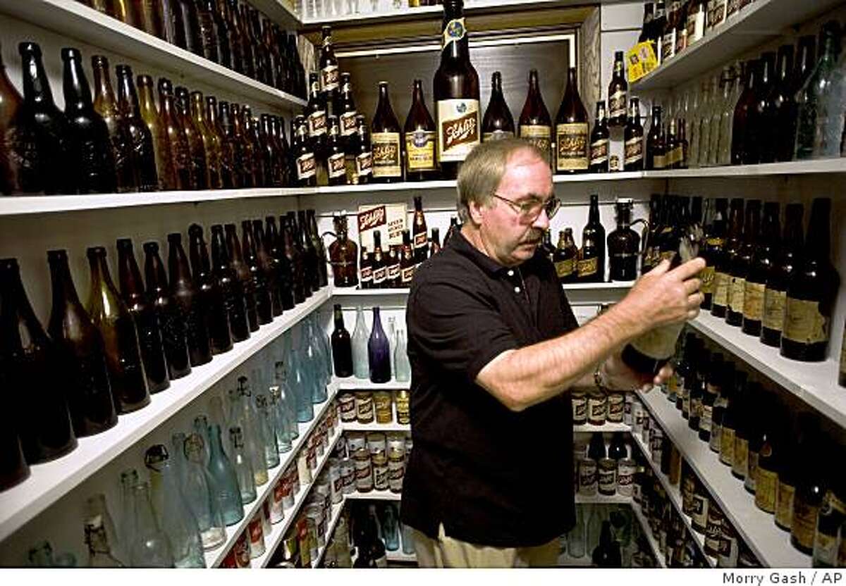 Schlitz back on shelves, drums up beer nostalgia