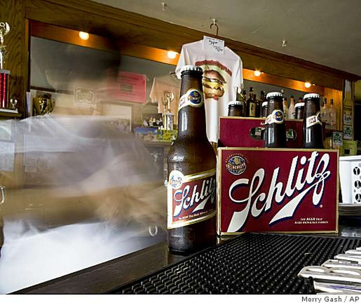 Schlitz back on shelves, drums up beer nostalgia