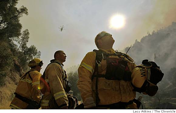 Fire doesn't deter tourists