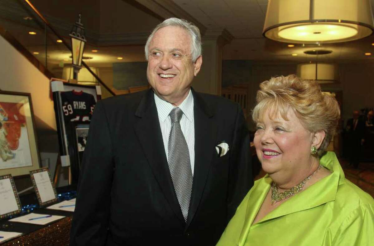 Seven Acres celebrated with "La Dolce Vita"