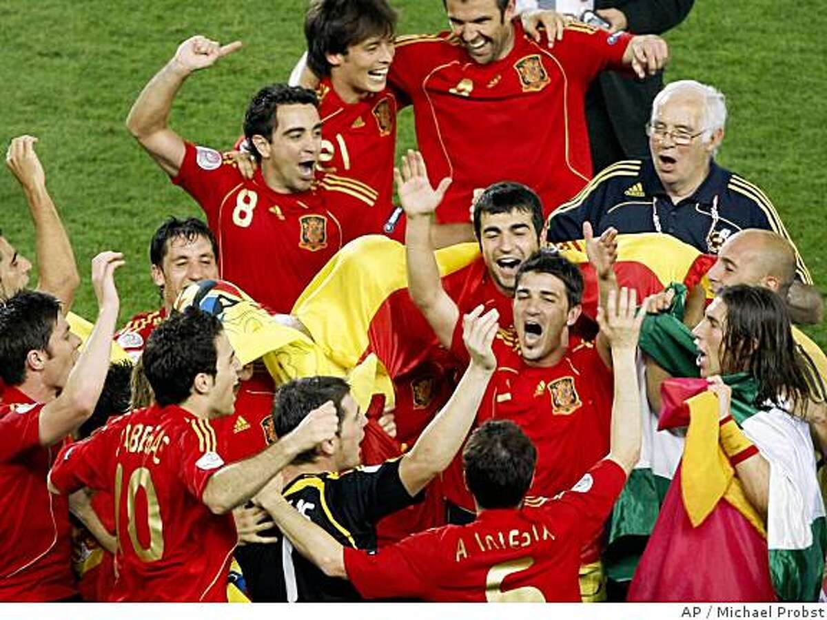 Spain celebrates European title