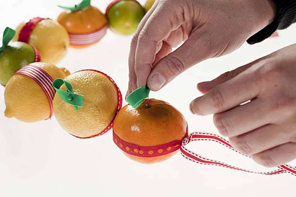 Do-it-yourself arrangements festive, rewarding