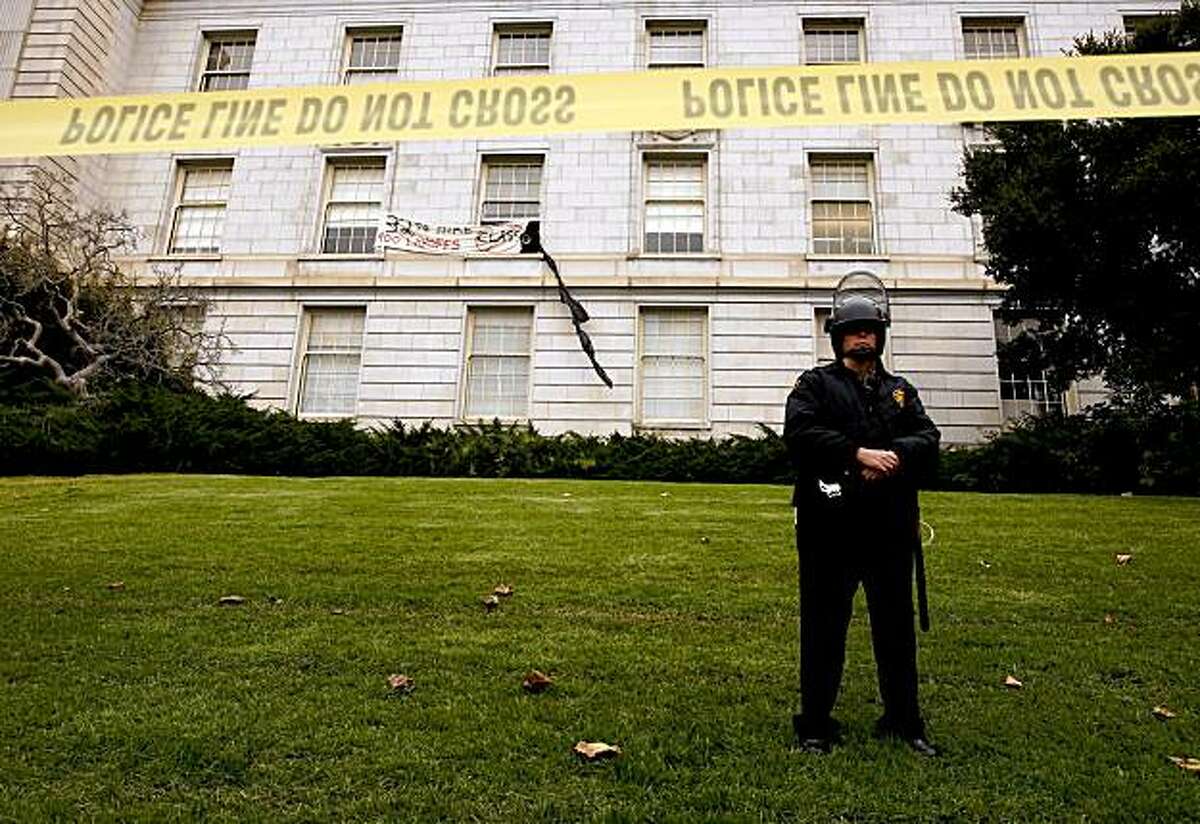 UC Berkeley students end occupation