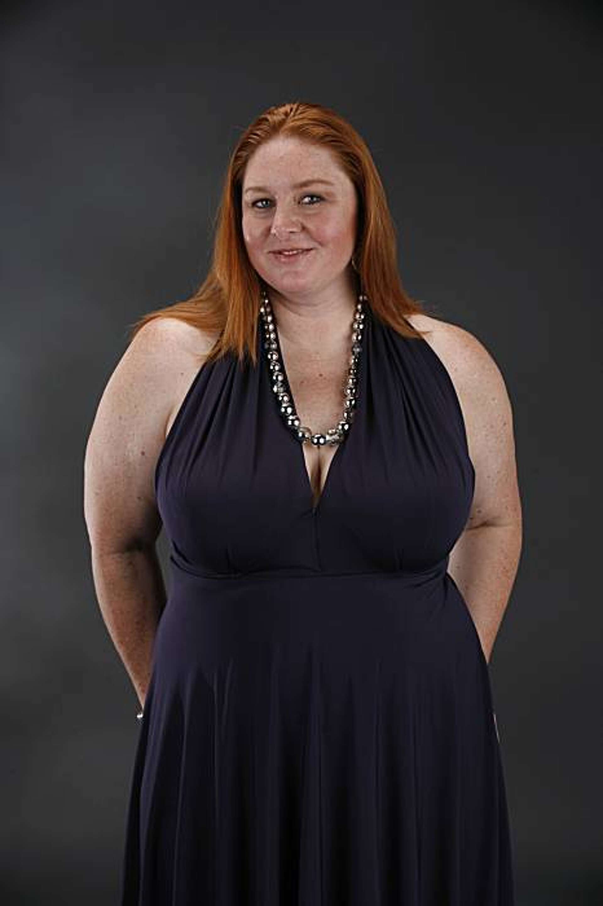 Plus-size fashion trends: More options online