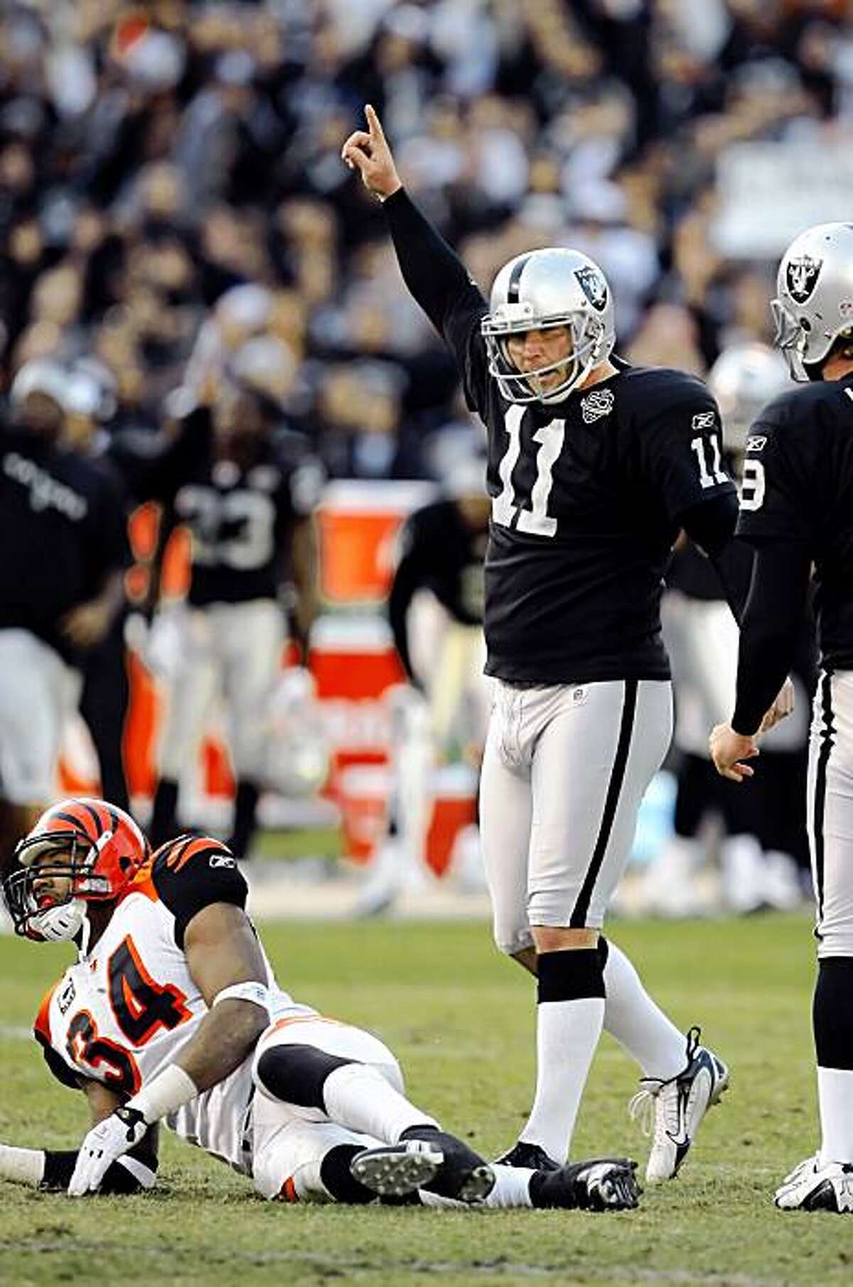 Gradkowski has energy Raiders need