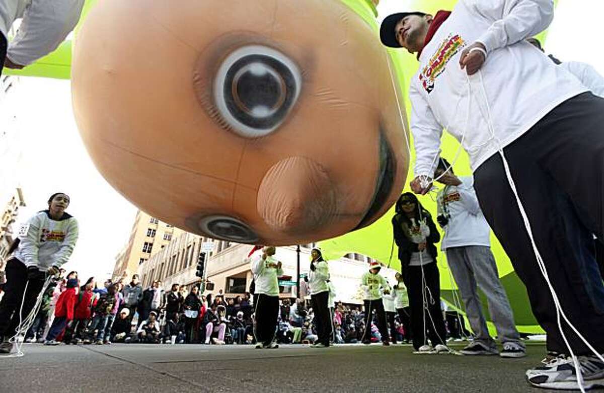 Children's Holiday Parade in Oakland turns 10