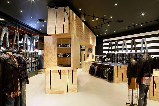 More boutiques, department stores opening