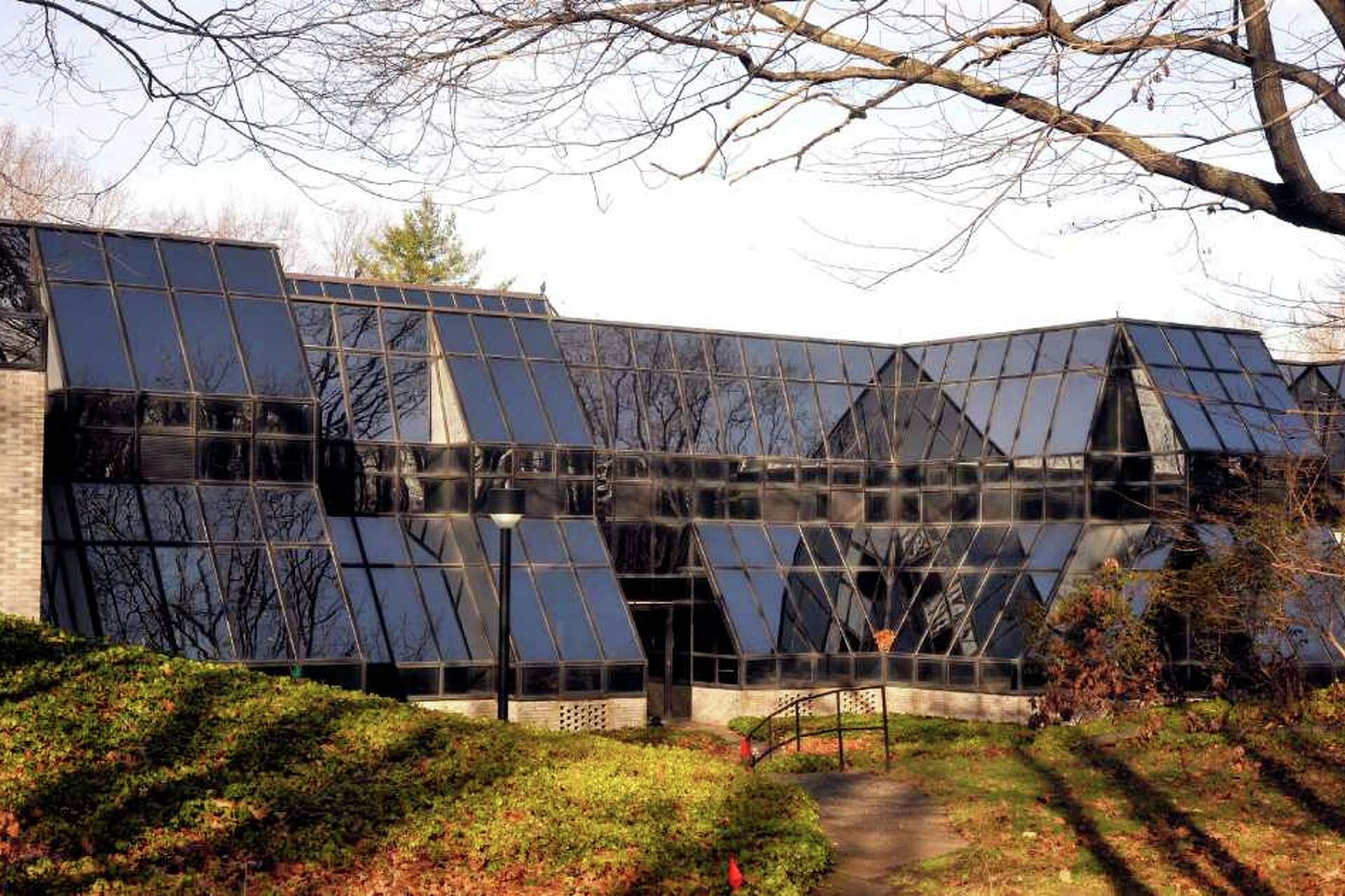 Ridgefield moves ahead on Schlumberger